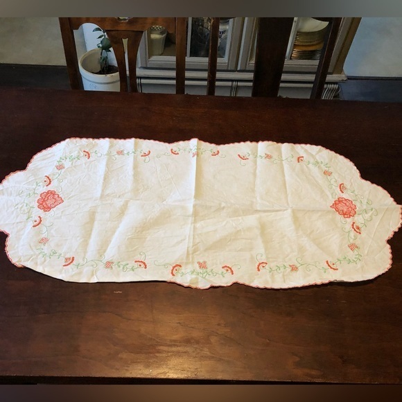 Vintage | Kitchen | Vintage Floral Embroidered Table Runner | Poshmark